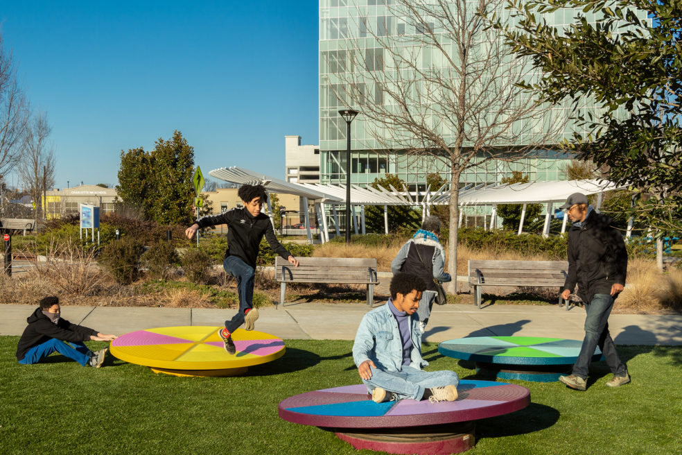 Balancing Act | Daily tous les jours